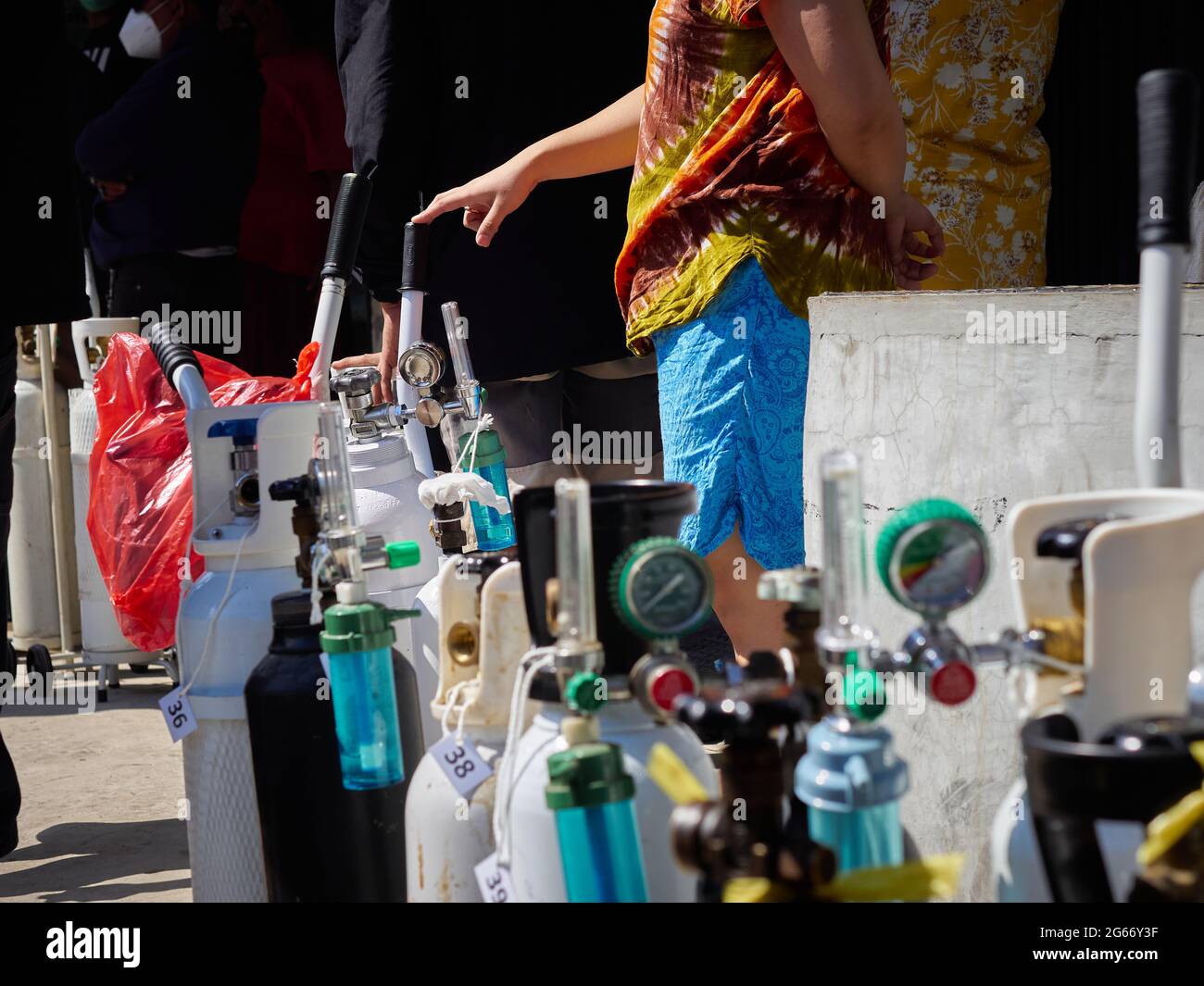 Refilled oxygen cylinders hi-res stock photography and images - Alamy
