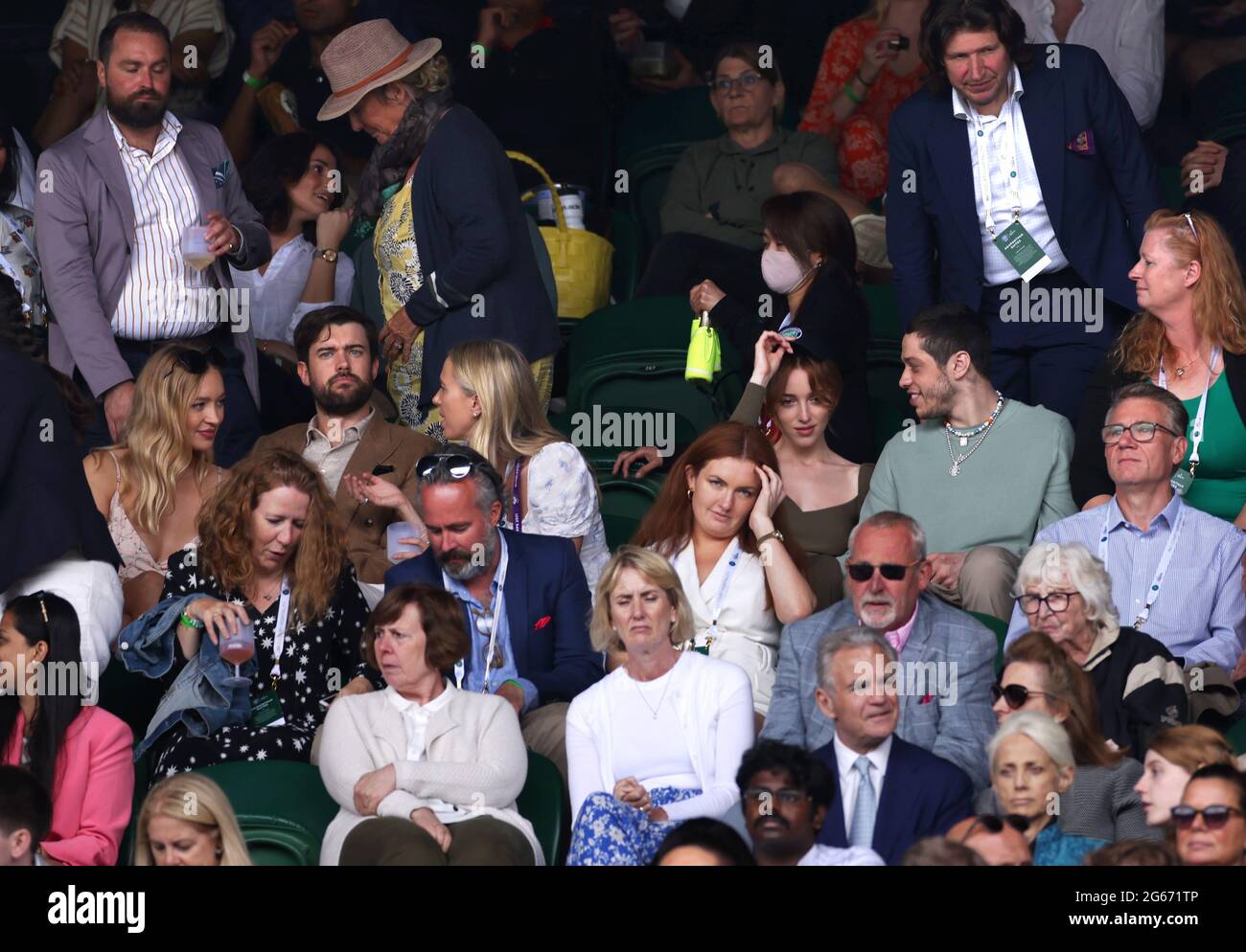 Phoebe dynevor pa2021 hi-res stock photography and images - Alamy