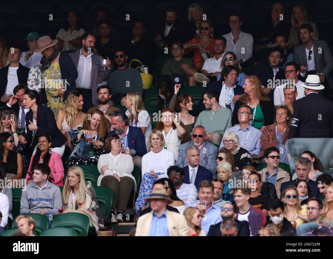 Phoebe dynevor pa2021 hi-res stock photography and images - Alamy