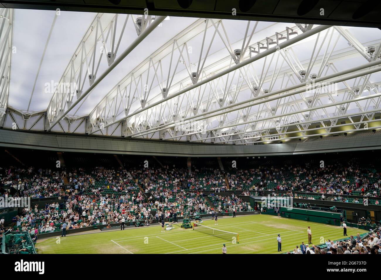 Centre court roof closed hi-res stock photography and images - Alamy