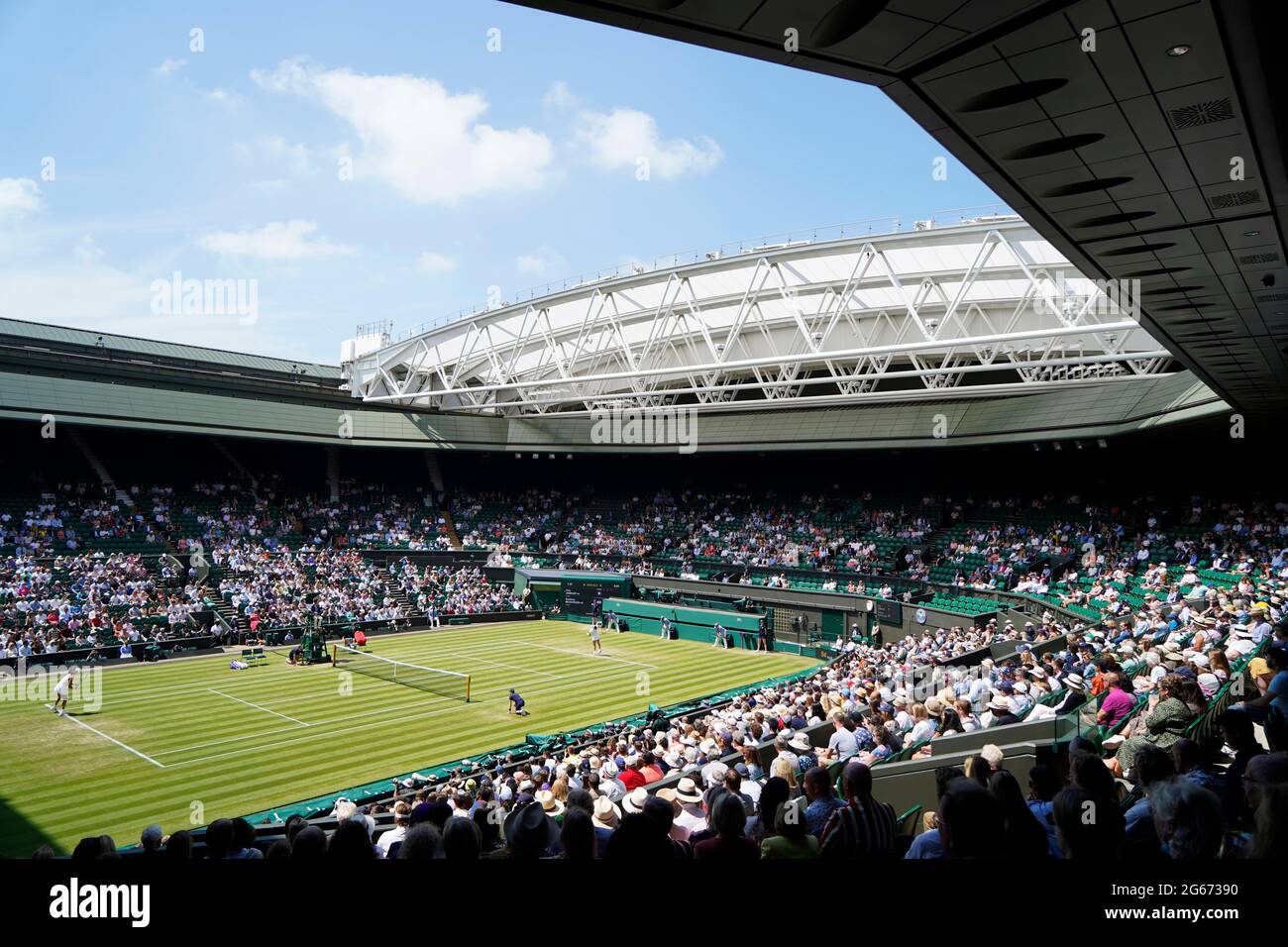Centre Court Crowd at Wimbledon 2021 Stock Photo - Alamy