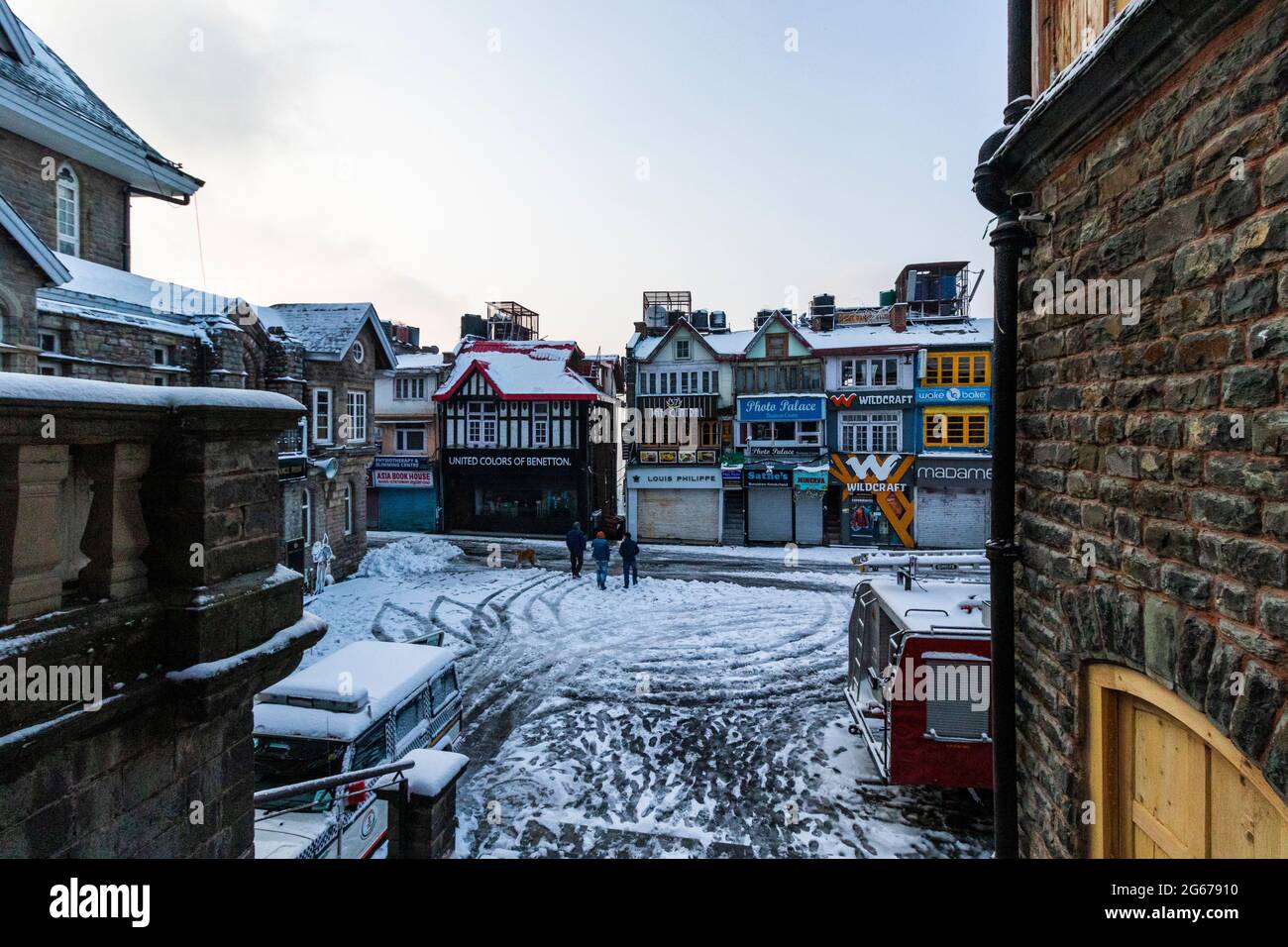 Latest views of Snowfall in Shimla Stock Photo - Alamy