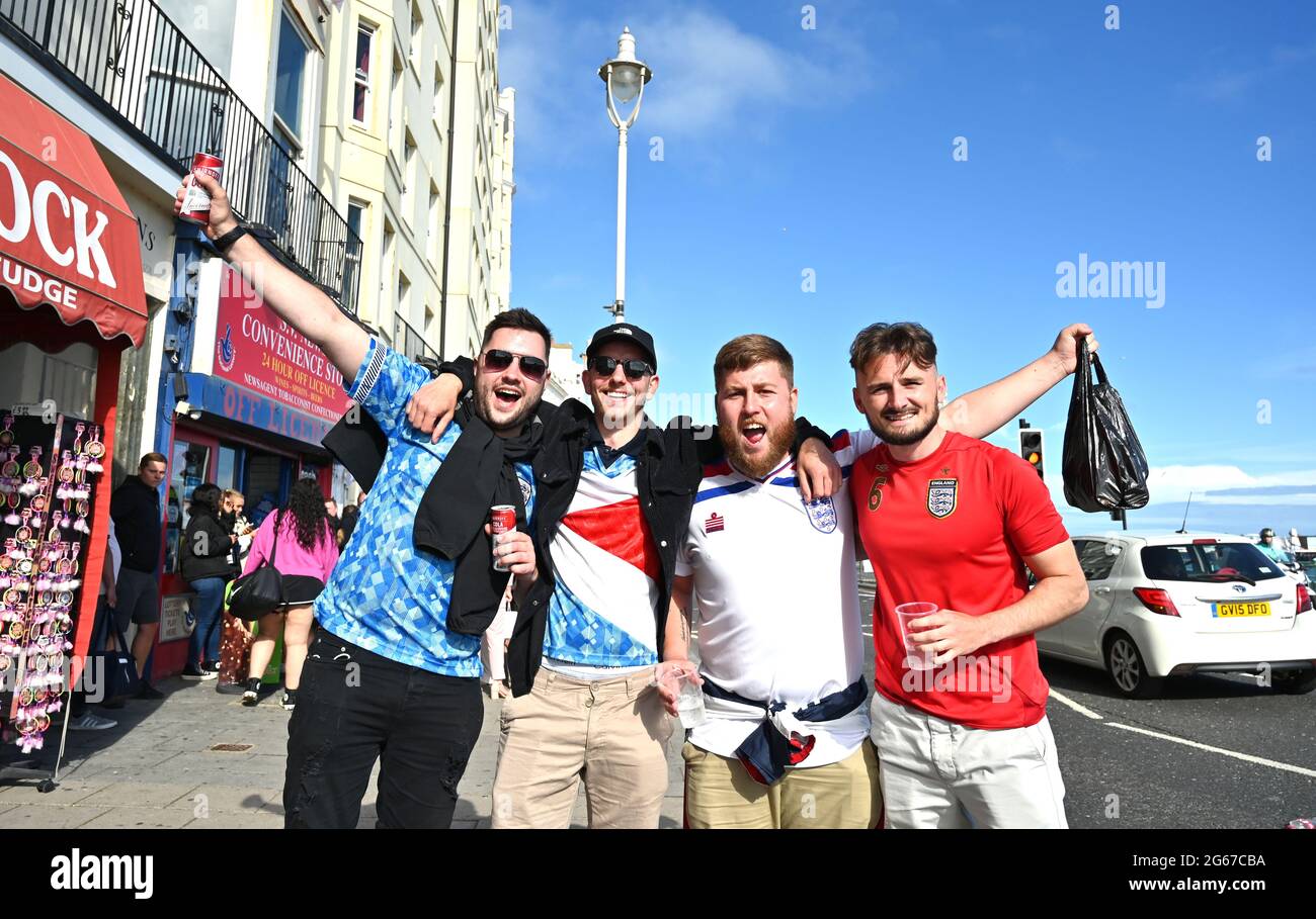 Euro 2020 england supporters hi-res stock photography and images - Alamy