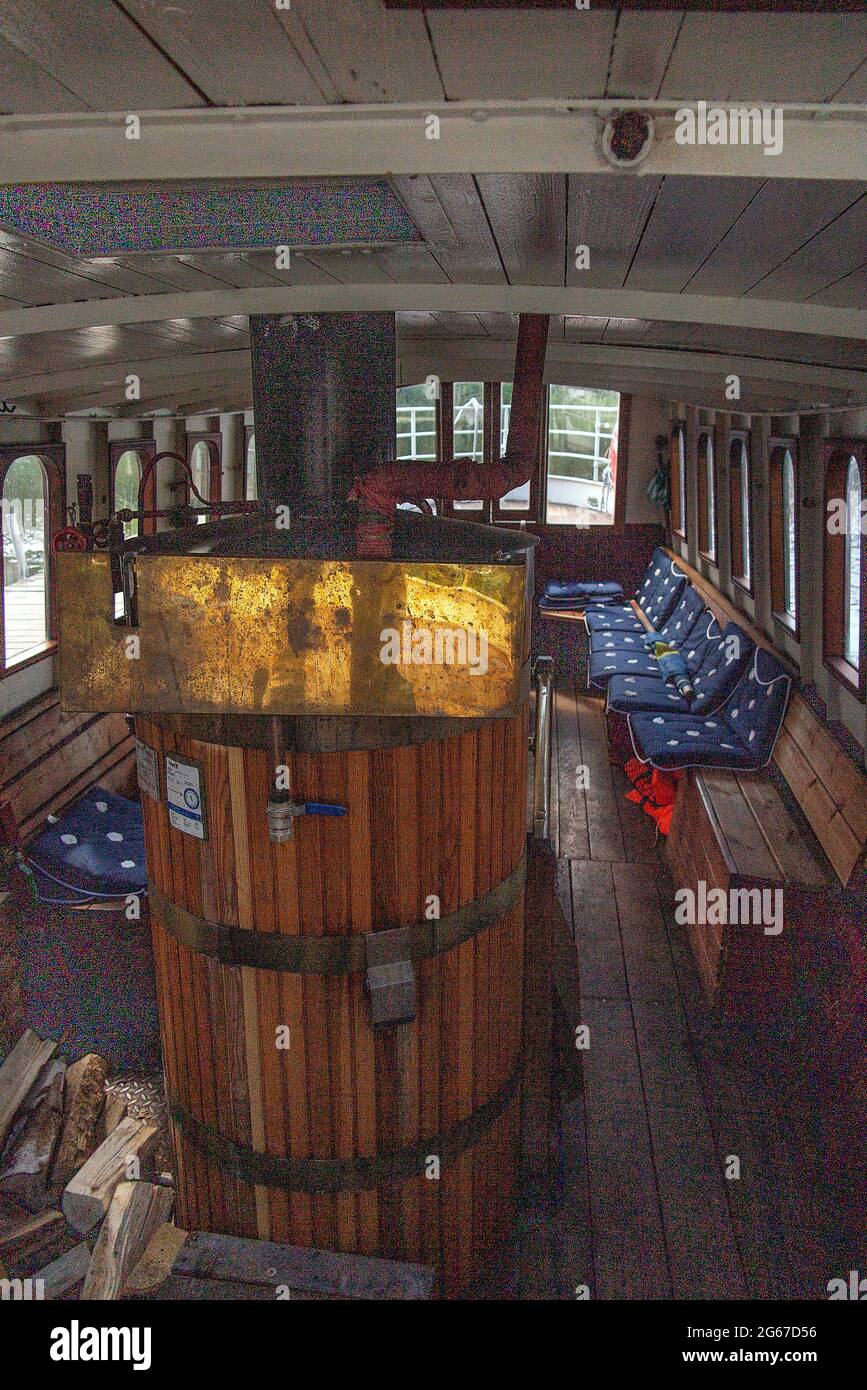 Small steamboat hi-res stock photography and images - Alamy