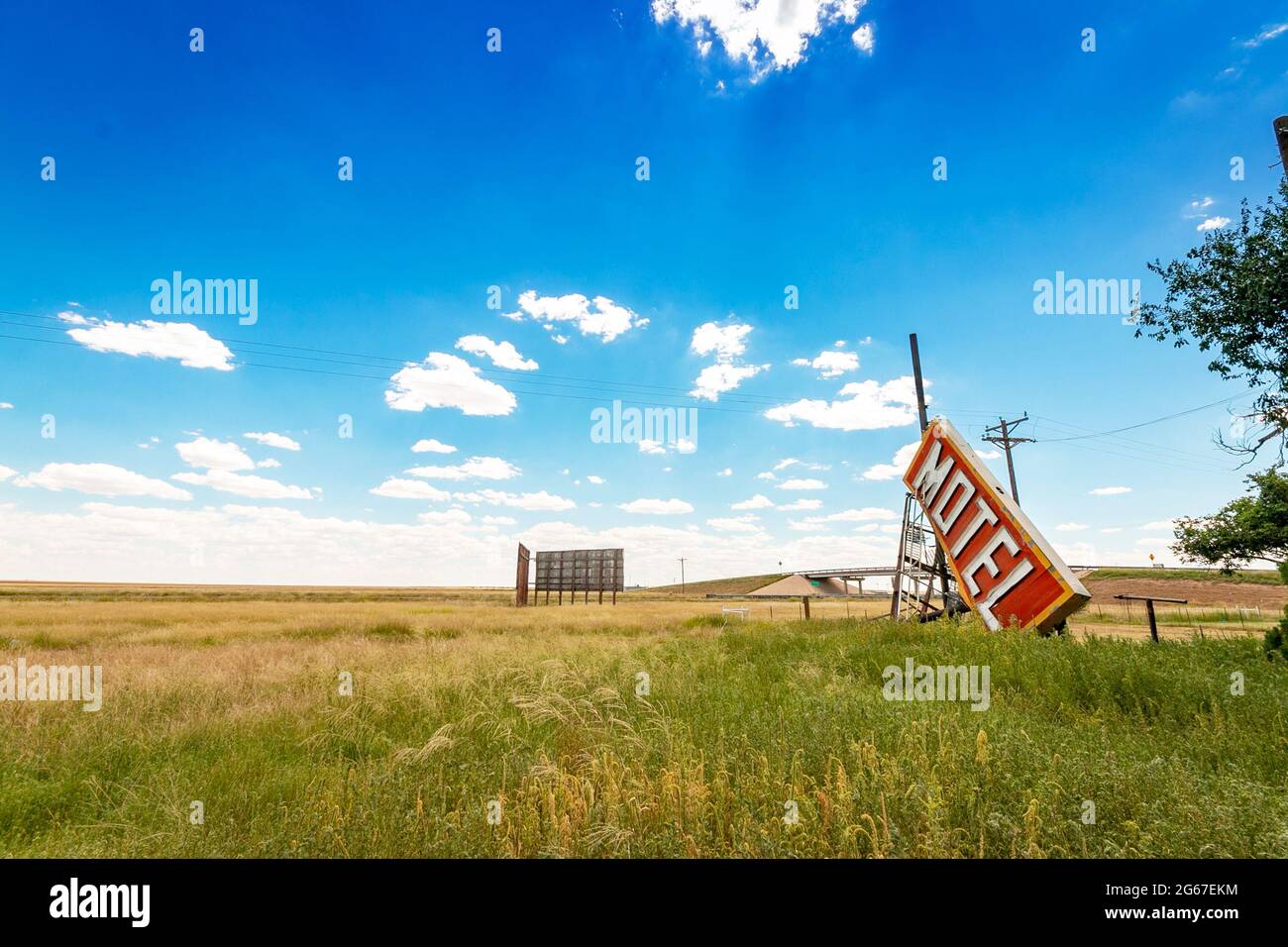 Broken sign in field hi-res stock photography and images - Alamy
