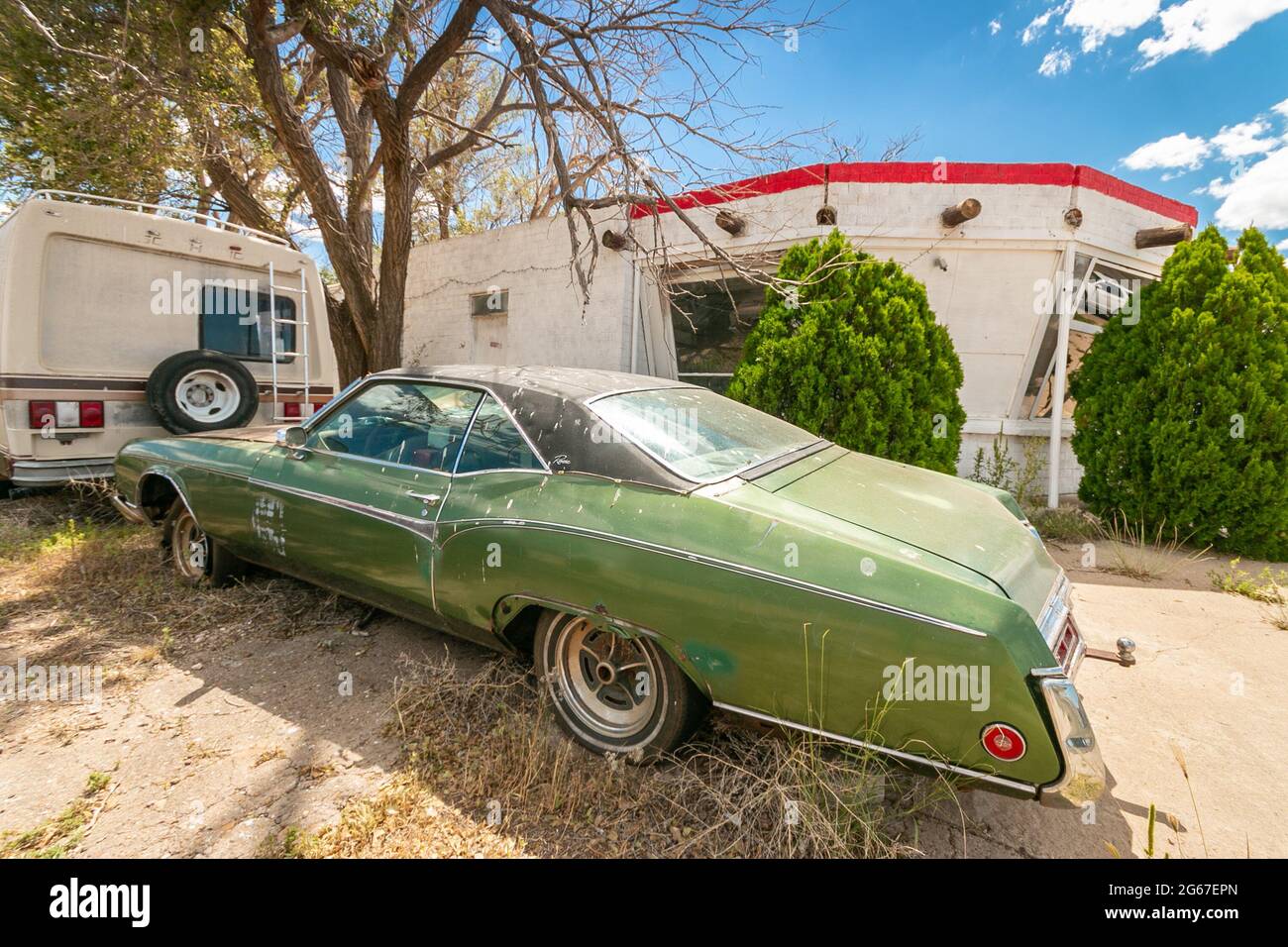 Vintage chevron gas station hi-res stock photography and images - Alamy