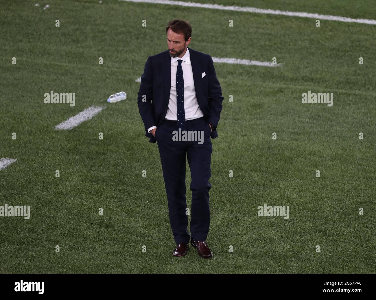 England gareth southgate euros 2020 hi-res stock photography and images ...