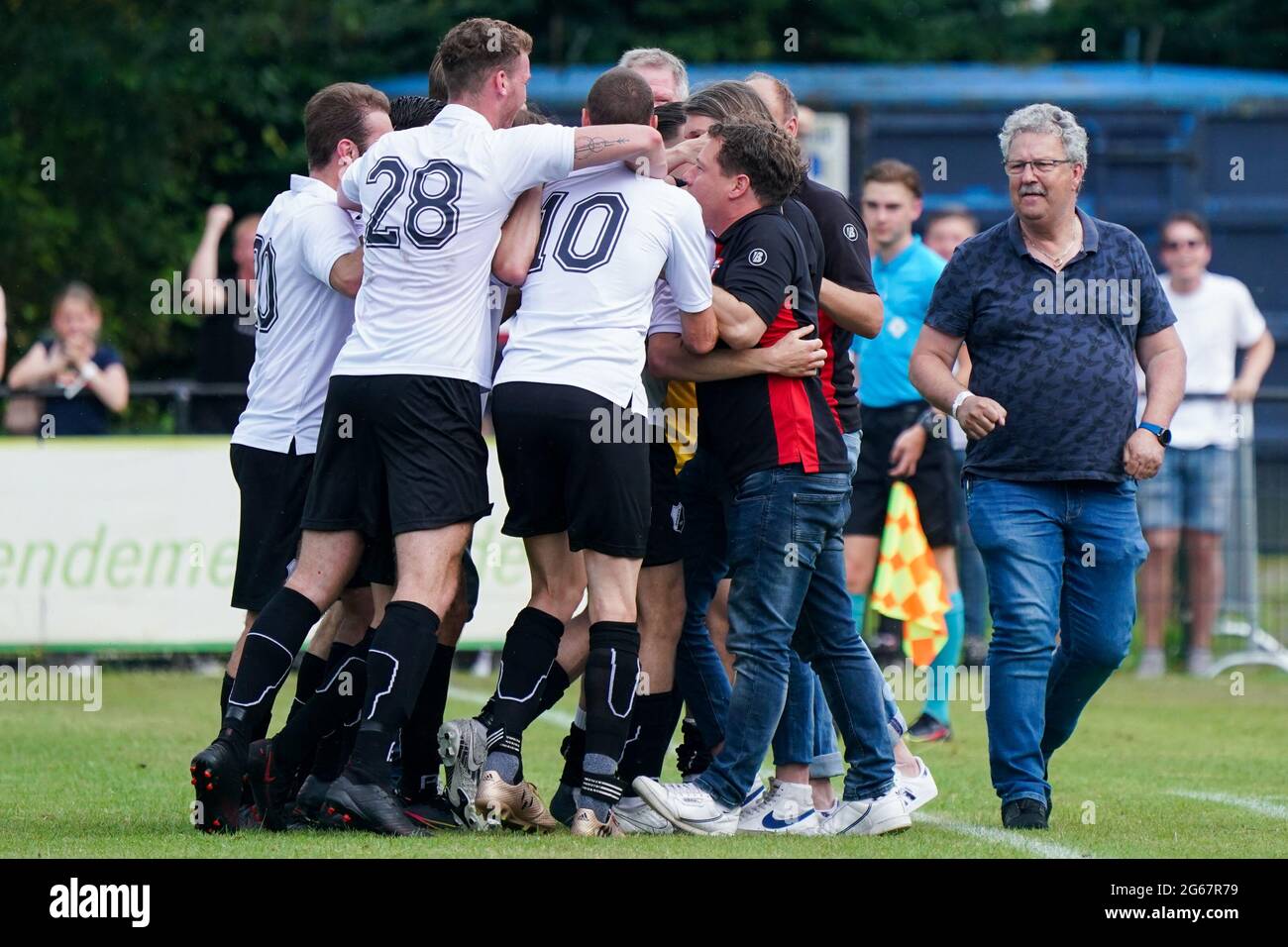 Kikkert hi-res stock photography and images - Alamy