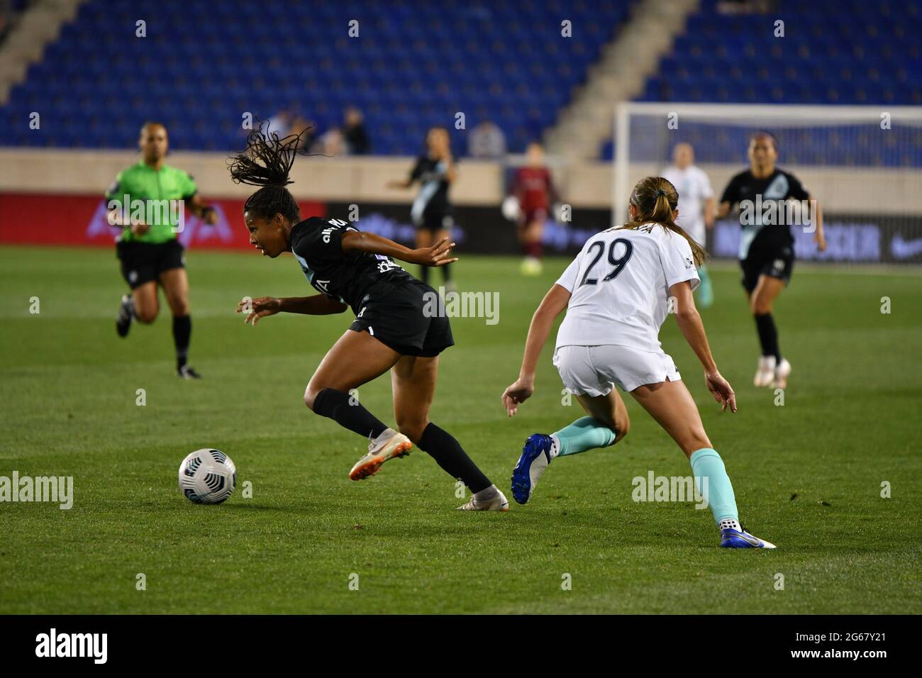 Margaret Purce (23 Gotham FC) and Kate Del Fava (29 Kansas City) in ...
