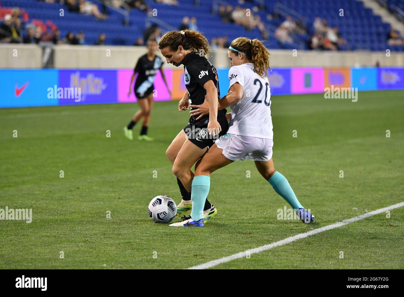 Elizabeth Eddy (19 Gotham FC) and Mallory Weber (20 Kansas City) in ...