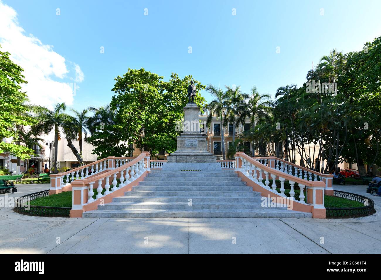 Parque merida yucatan mexico hi-res stock photography and images - Alamy