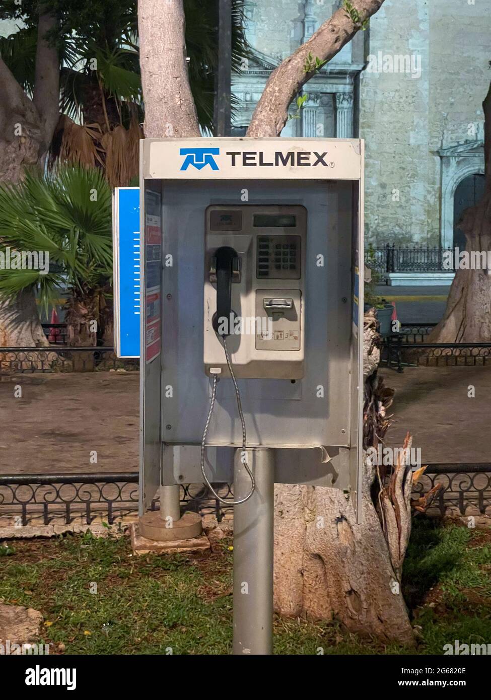 Telmex logo hi-res stock photography and images - Alamy
