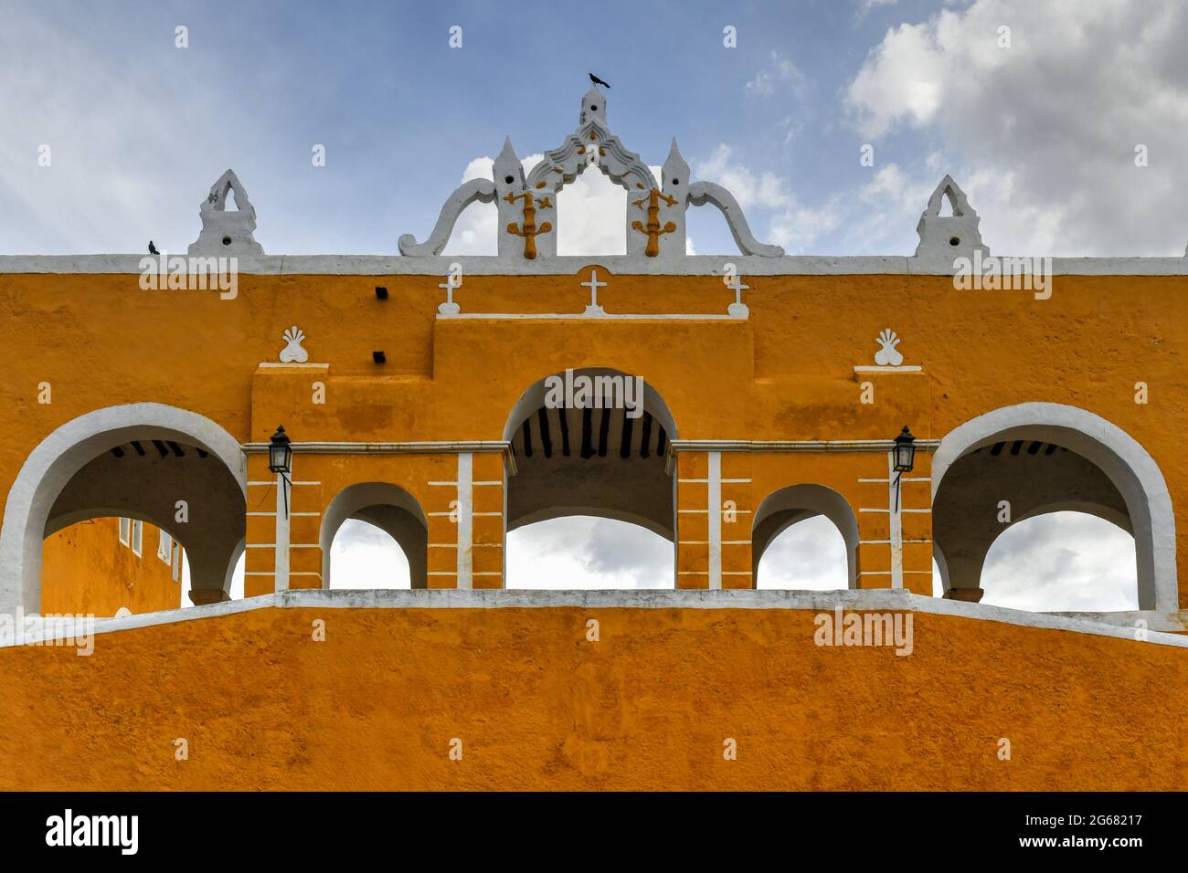 The yellow Convent of San Antonio of Padua in Izamal, Yucatan Peninsula ...