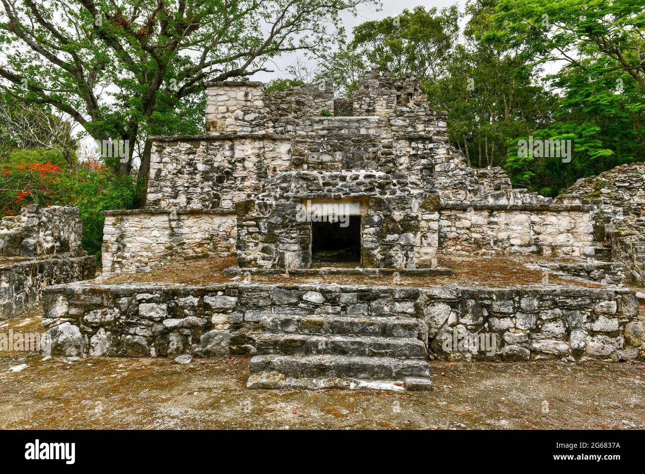 Muyil Mayan Ruins of Building 7H3 in Sian Kaan near Tulum, Mexico Stock ...