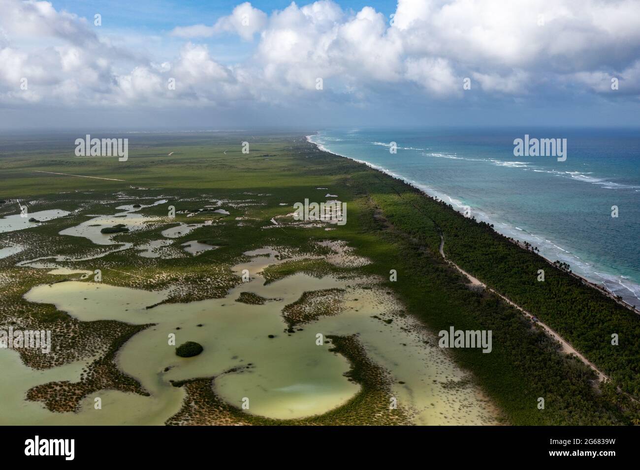 Scenic aerial landscape of the peninsula of Tulum in Quintana Roo ...