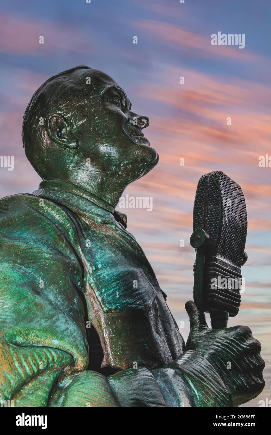 Bob hope statue sculpture hi-res stock photography and images - Alamy