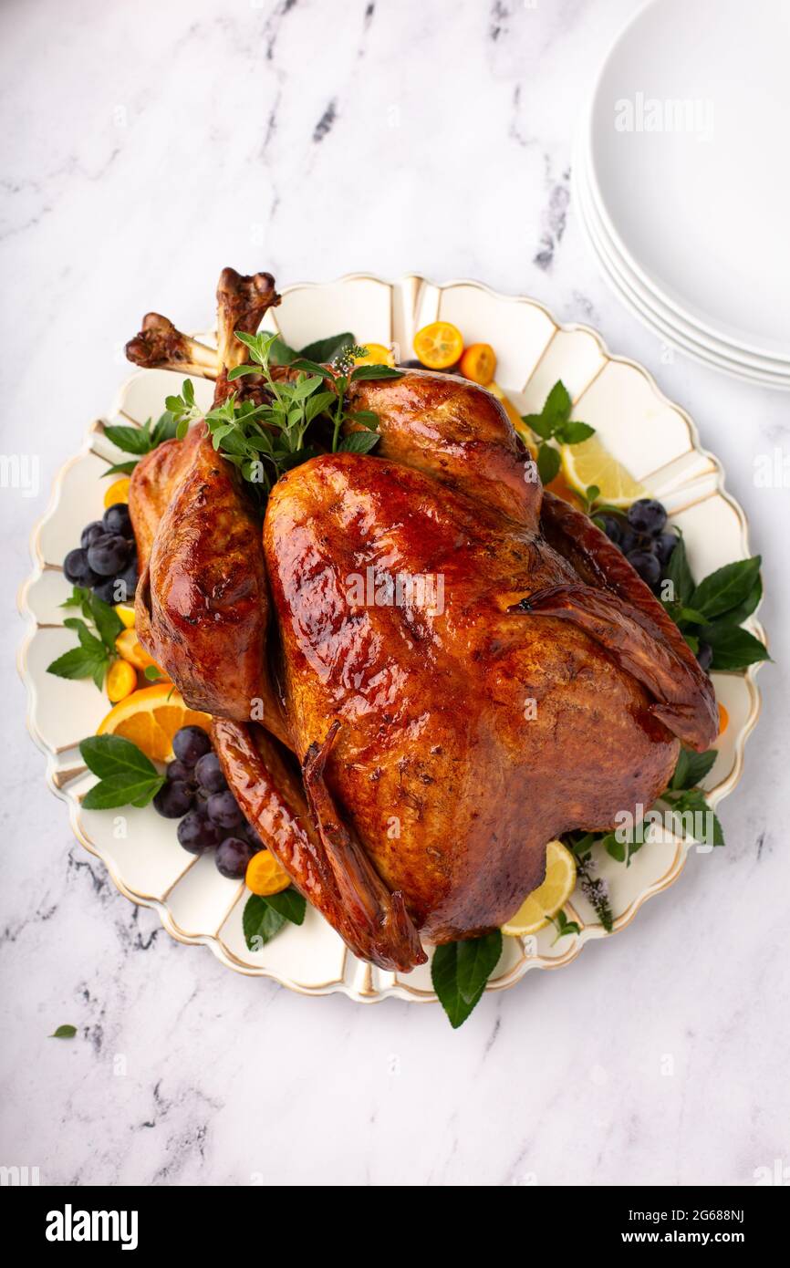Whole roasted turkey for Thanksgiving dinner overhead Stock Photo - Alamy