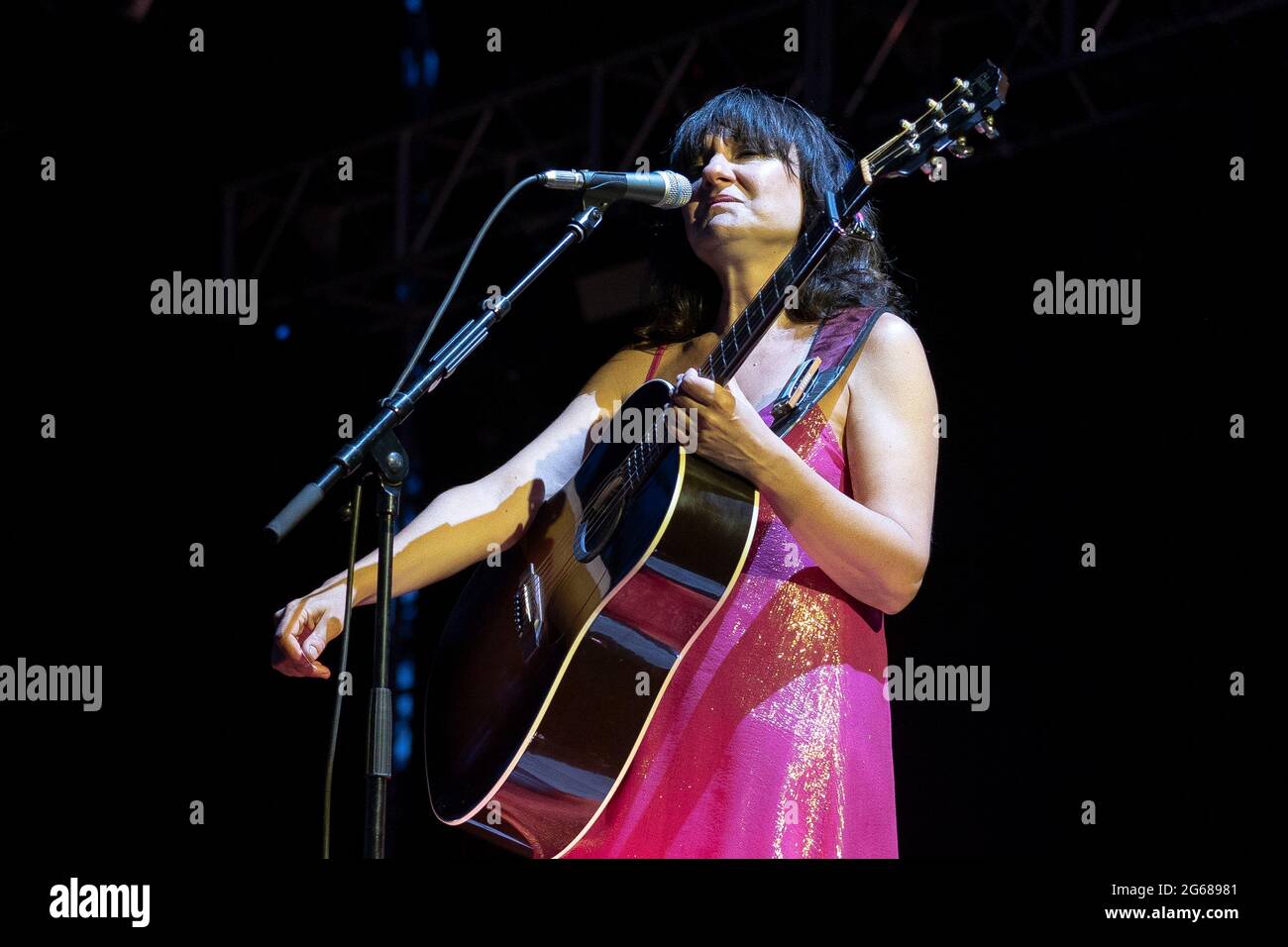 Singer Eva Amaral of the group The musical Amara performs at the Noches ...