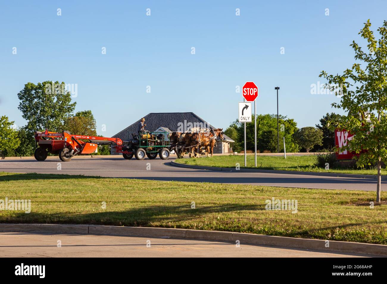 Amish farmer hi-res stock photography and images - Alamy