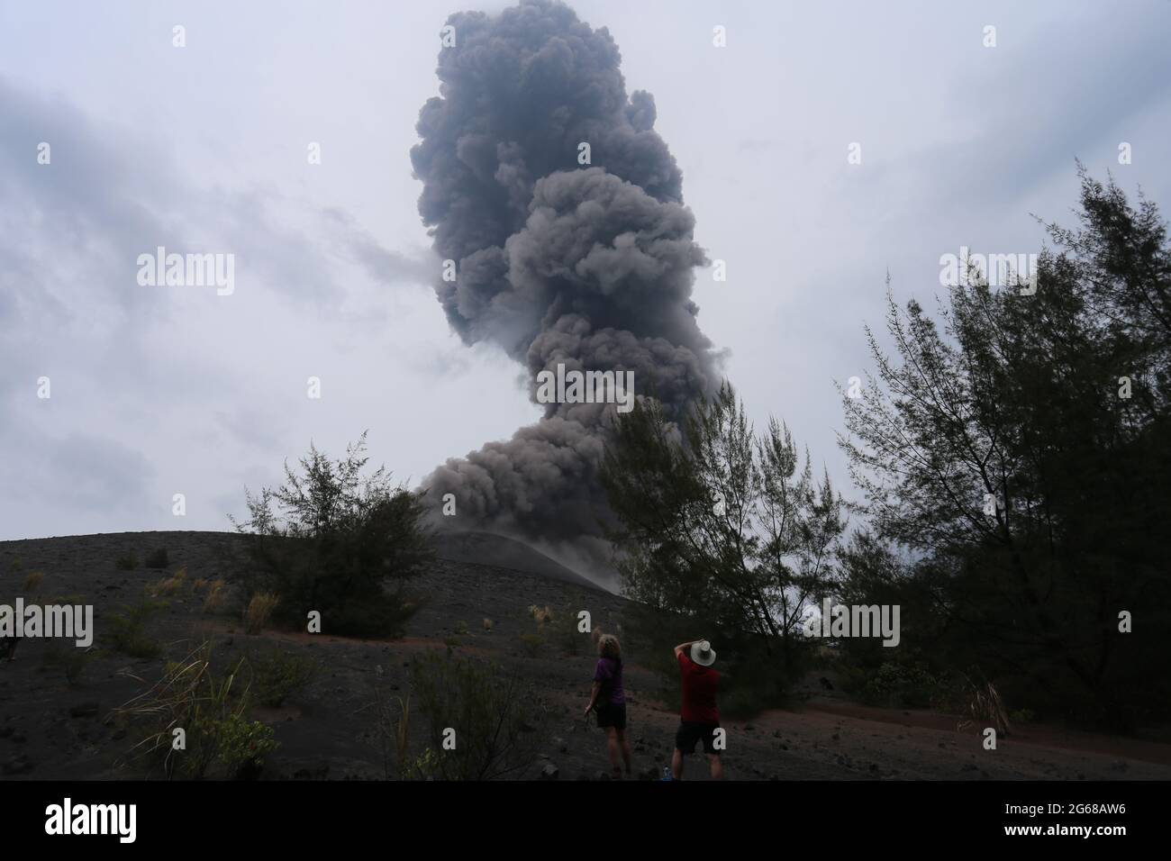 Eruption of Anakkraktau Sunda Strait Indonesia Stock Photo - Alamy