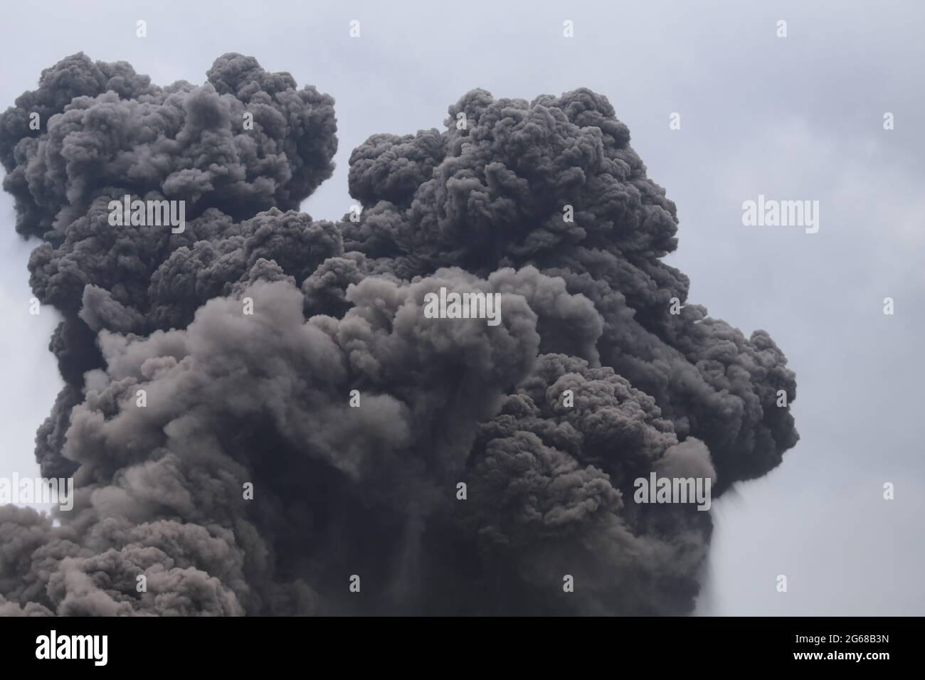 Eruption of Anakkraktau Sunda Strait Indonesia Stock Photo - Alamy