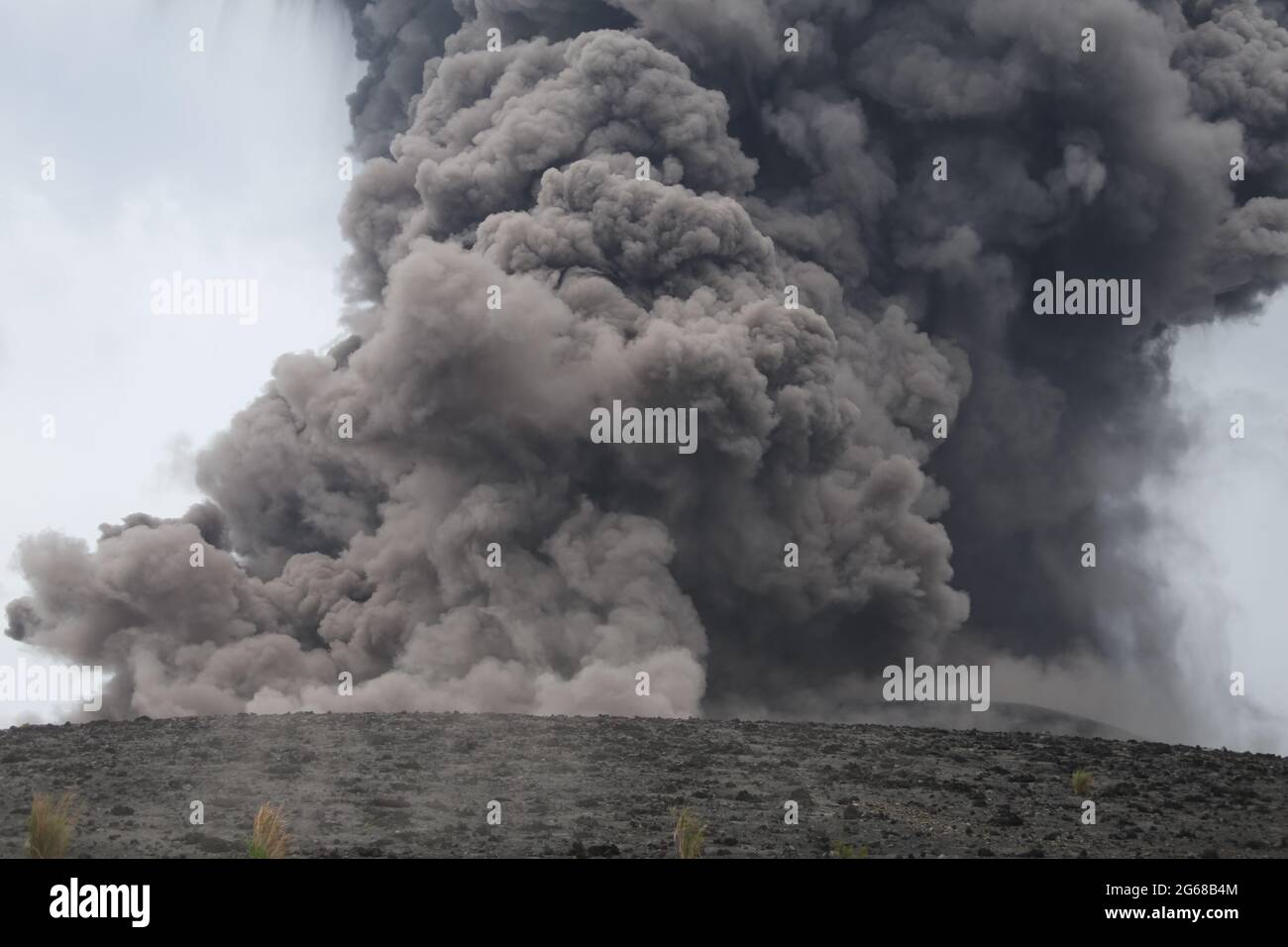Eruption of Anakkraktau Sunda Strait Indonesia Stock Photo - Alamy