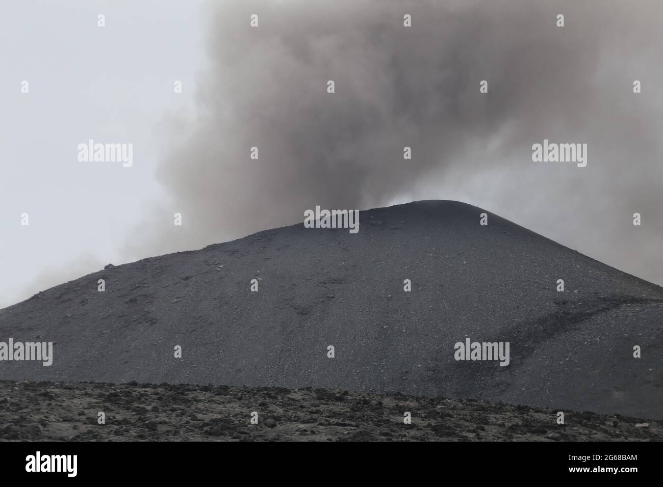 Eruption of Anakkraktau Sunda Strait Indonesia Stock Photo - Alamy