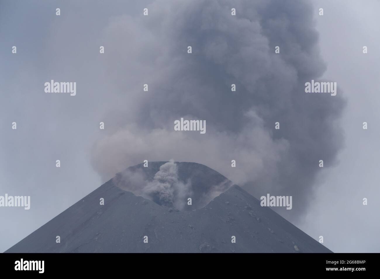Eruption of Anakkraktau Sunda Strait Indonesia Stock Photo - Alamy