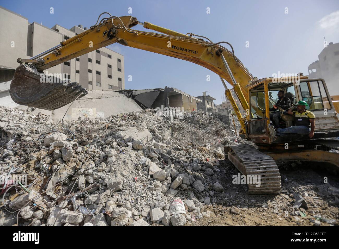 Destroyed machines hi-res stock photography and images - Alamy