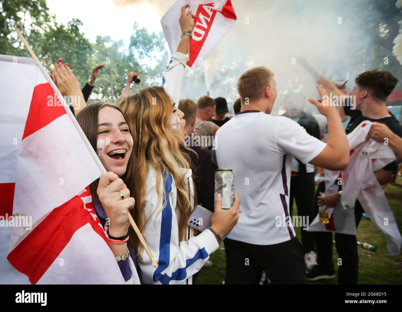Female football fans 2020 euro hi-res stock photography and images - Alamy