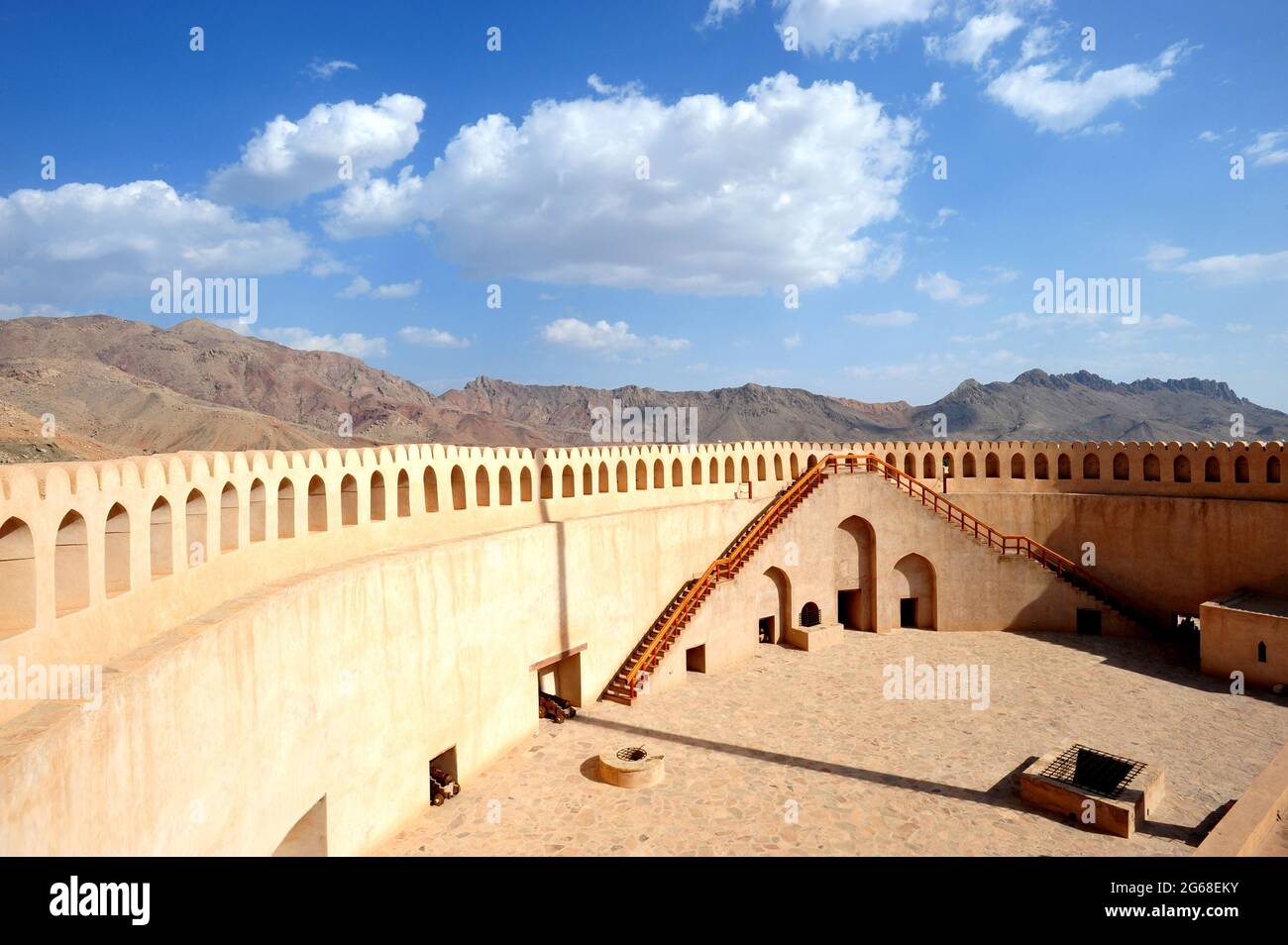 SULTANATE OF OMAN, HAJAR MOUNTAINS. NIZWA. WALLS OF THE FORT BUILT ...