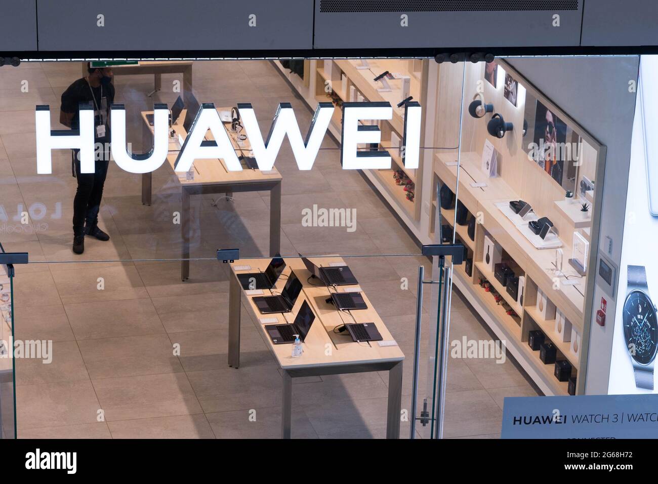 HUAWEI flagship store at Westfield shopping centre Stratford, London ...