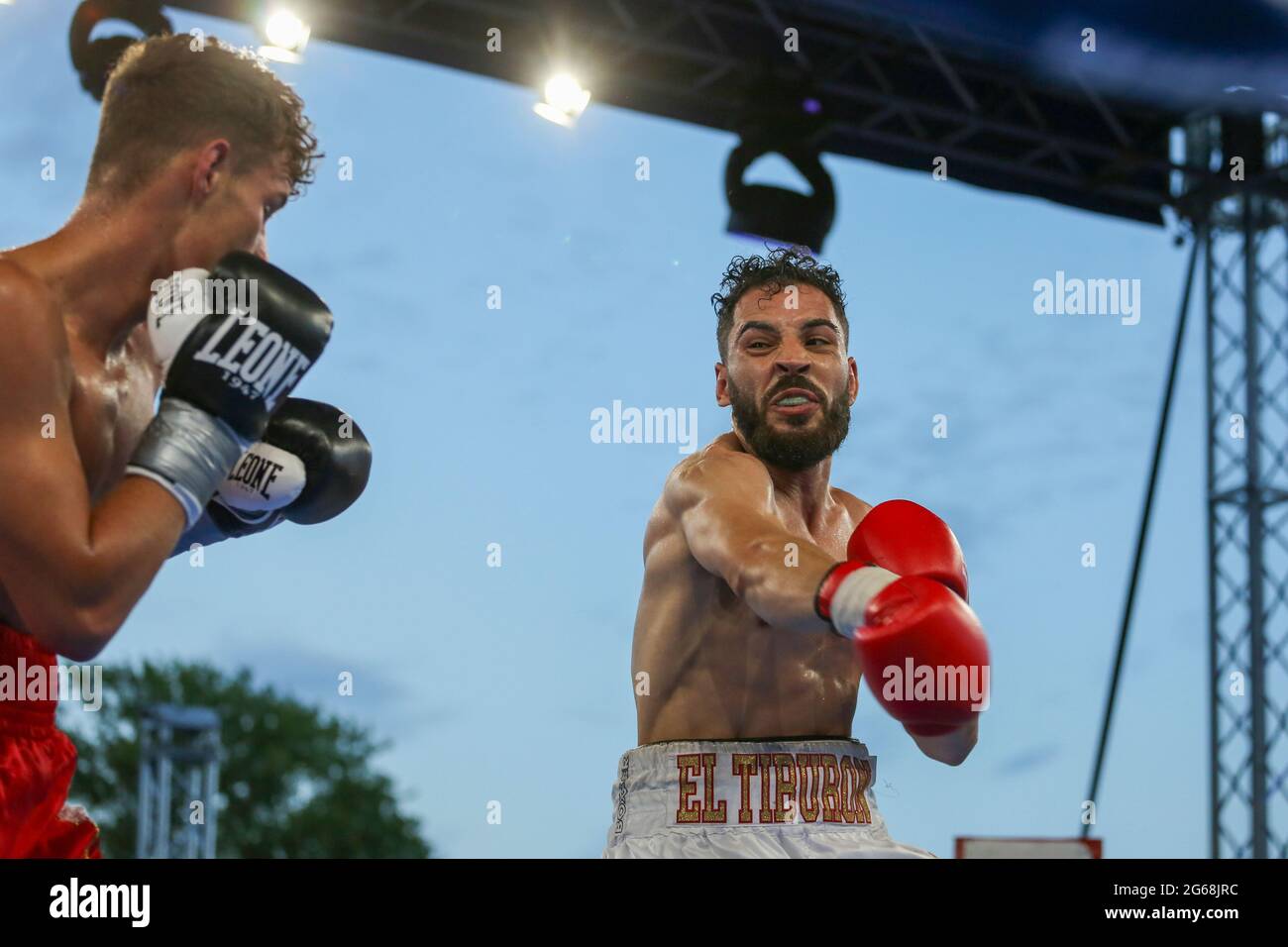 Sport boxing action photo hi-res stock photography and images - Alamy