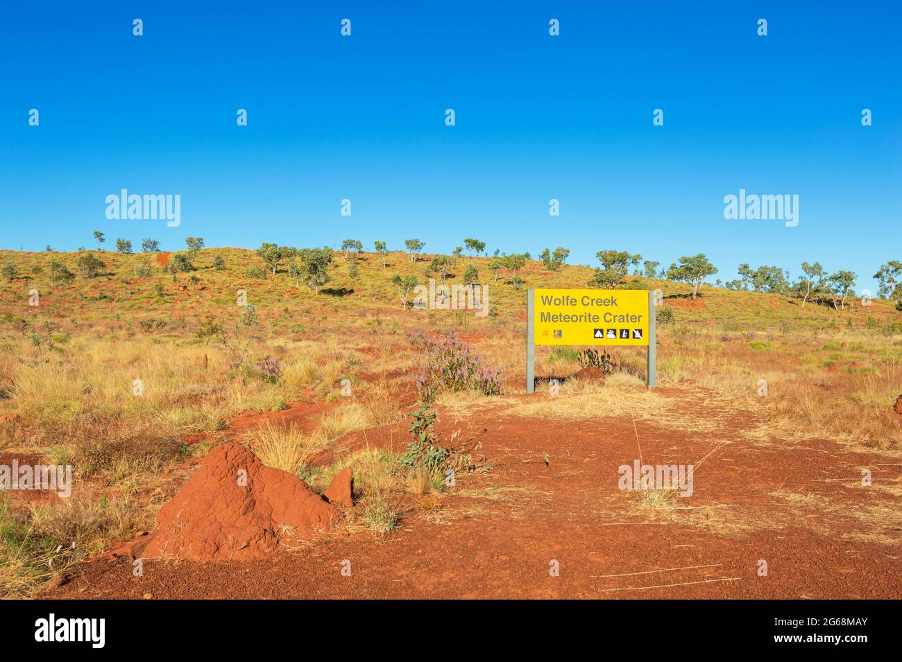 Sign for Wolfe Creek Meteorite Crater, a popular tourist attraction ...