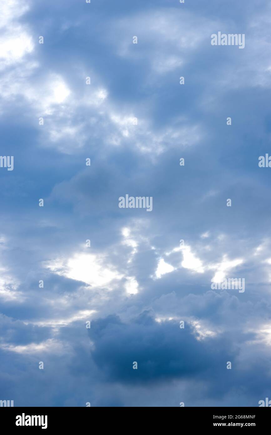Rain vertical hi-res stock photography and images - Alamy
