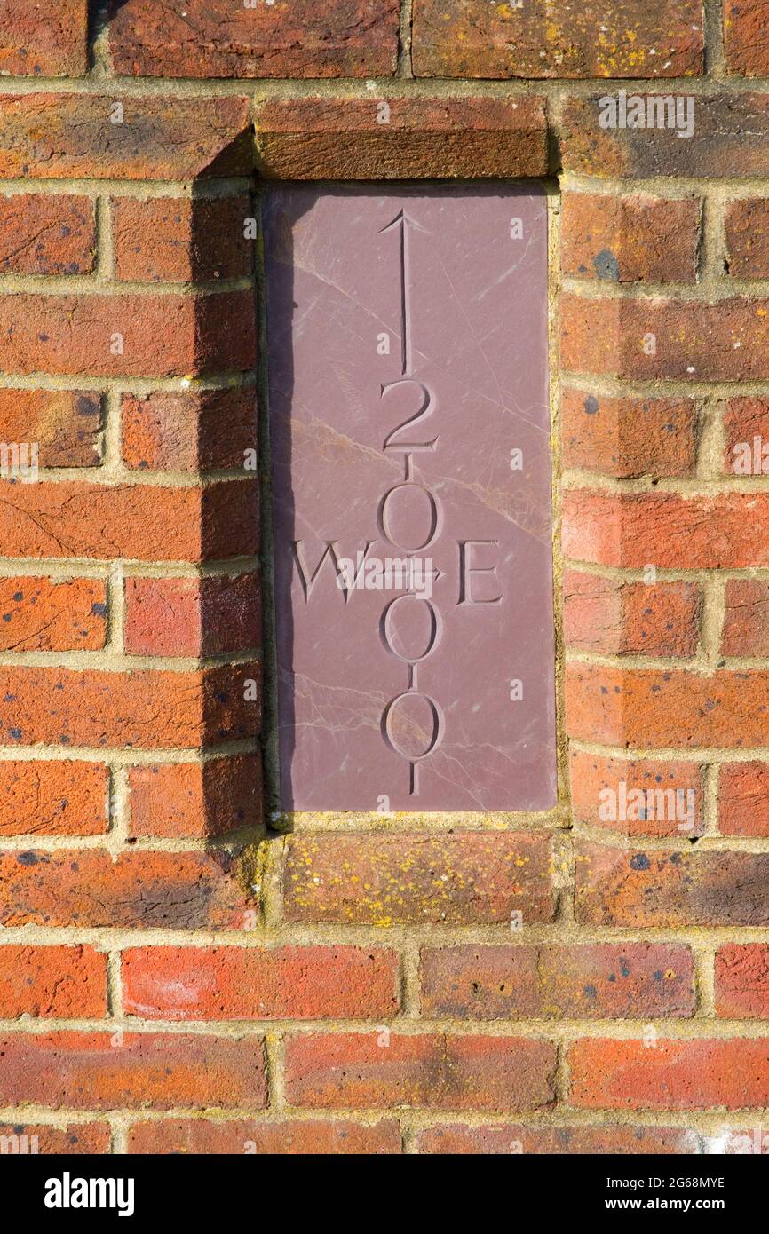 Meridian marker hi-res stock photography and images - Alamy