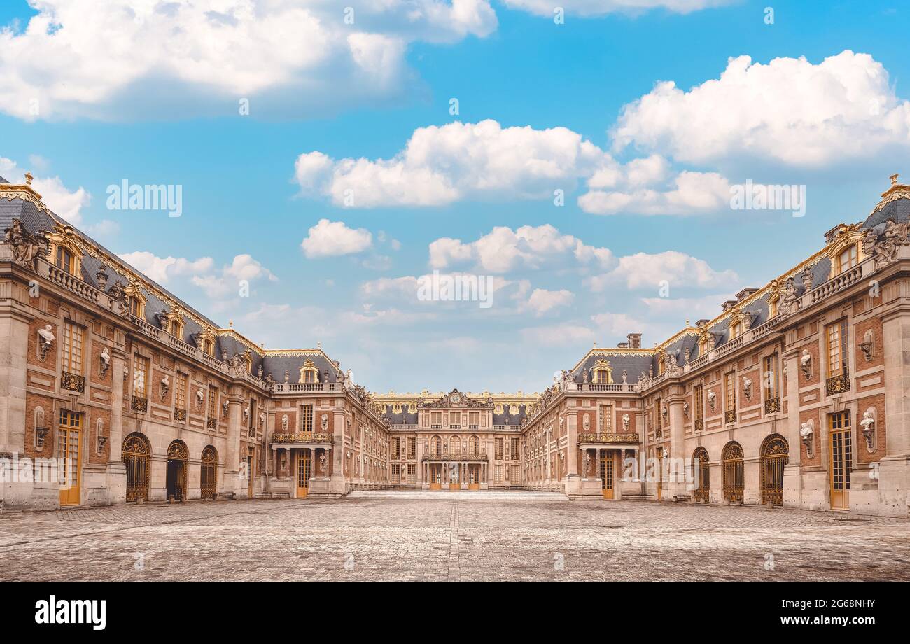 Old view versailles palace hi-res stock photography and images - Alamy