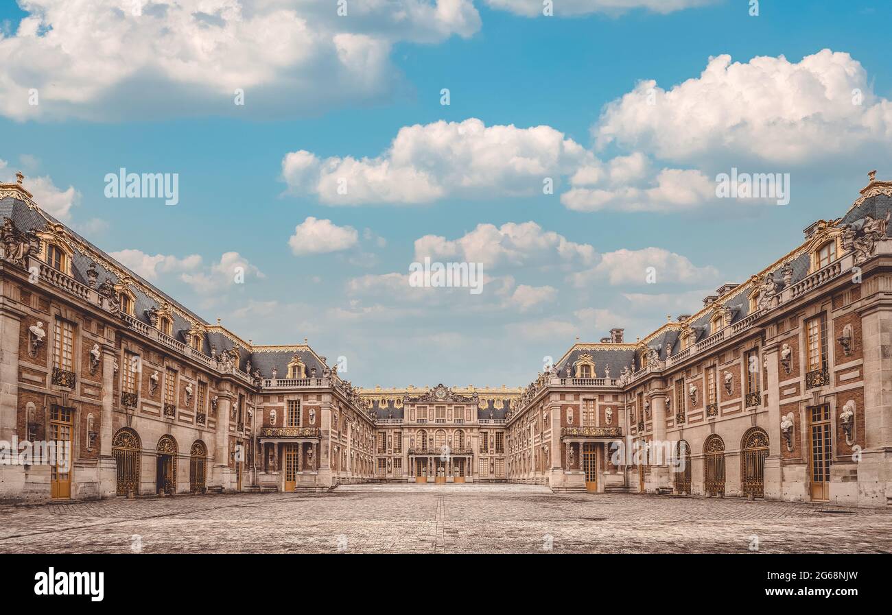 The facade of the Versailles Palace in France Stock Photo - Alamy