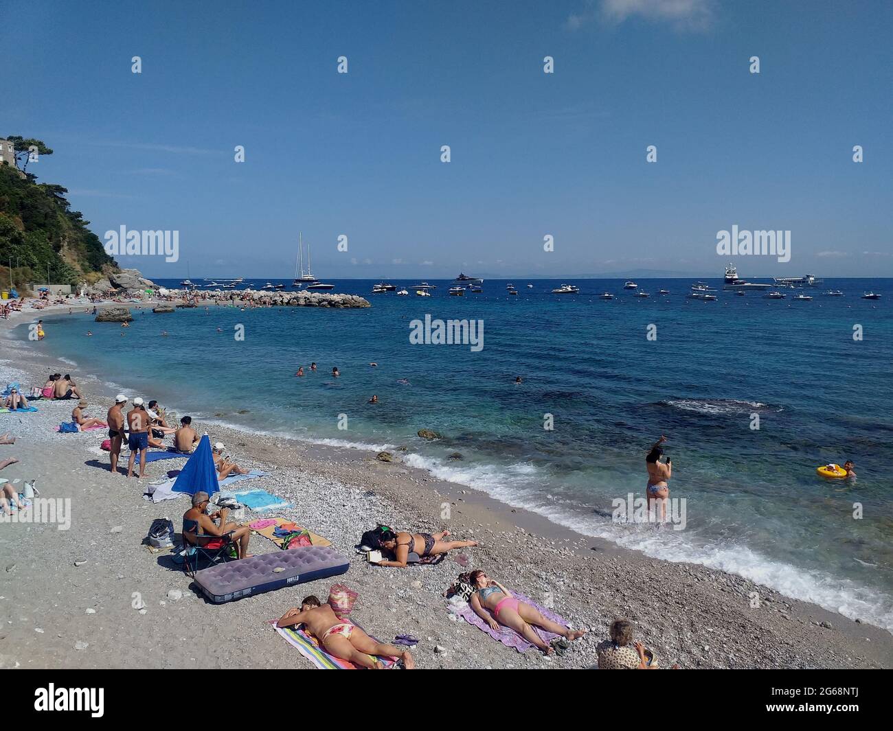 Isle of capri beach hi-res stock photography and images - Alamy