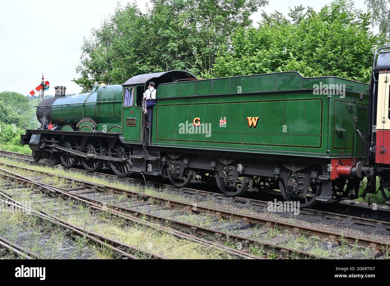 "Raveningham Hall" a hall class locomotive Stock Photo - Alamy