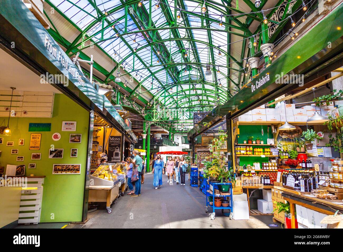 Stalls london bridge city hi-res stock photography and images - Alamy