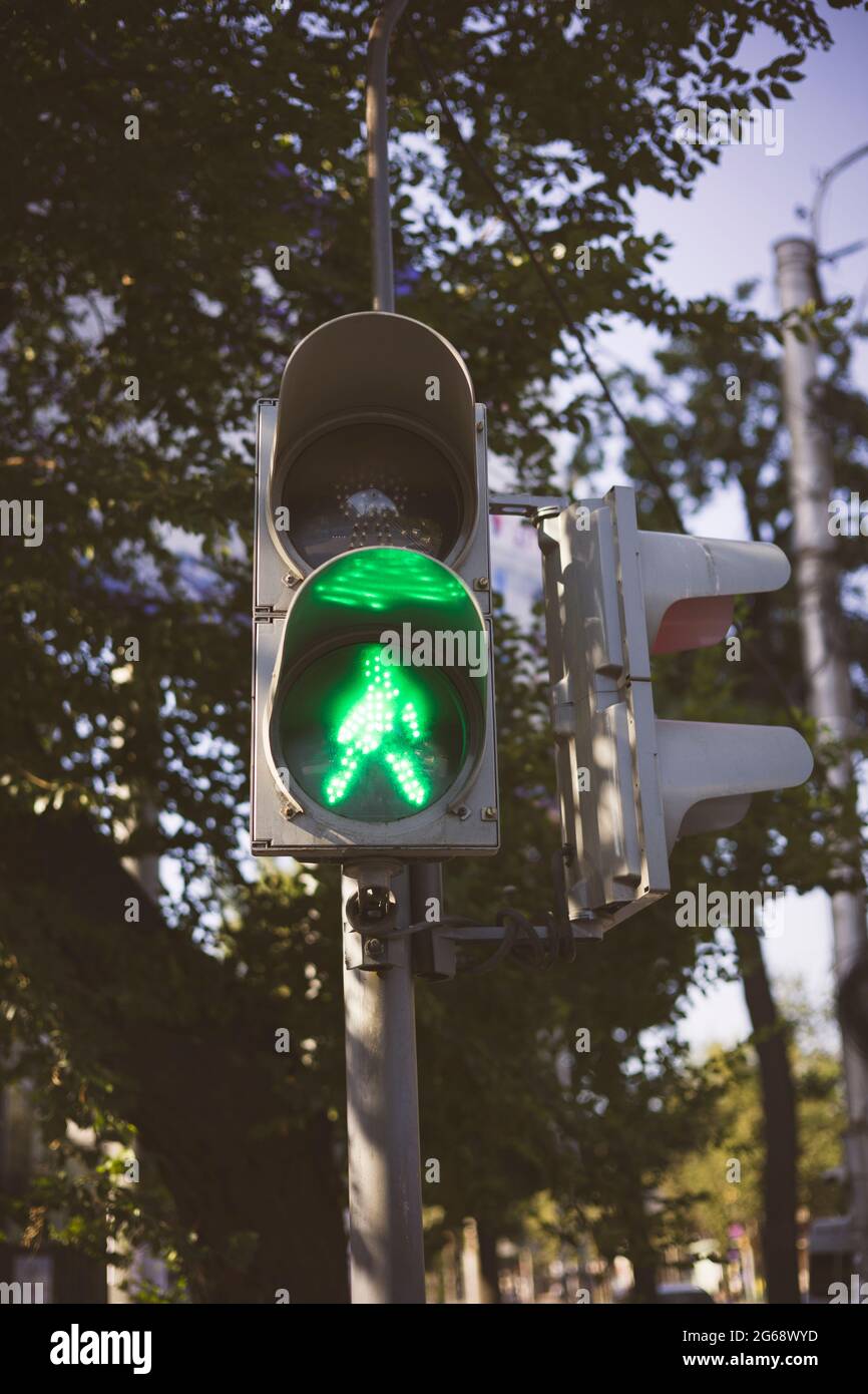 Traffic light green arrow hi-res stock photography and images - Alamy