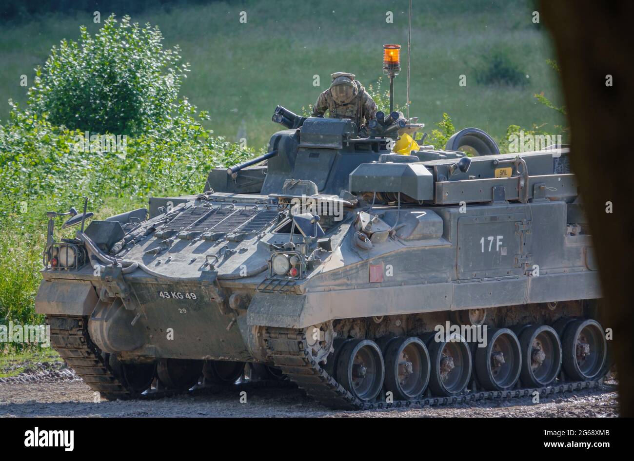 Towed tank gun hi-res stock photography and images - Alamy