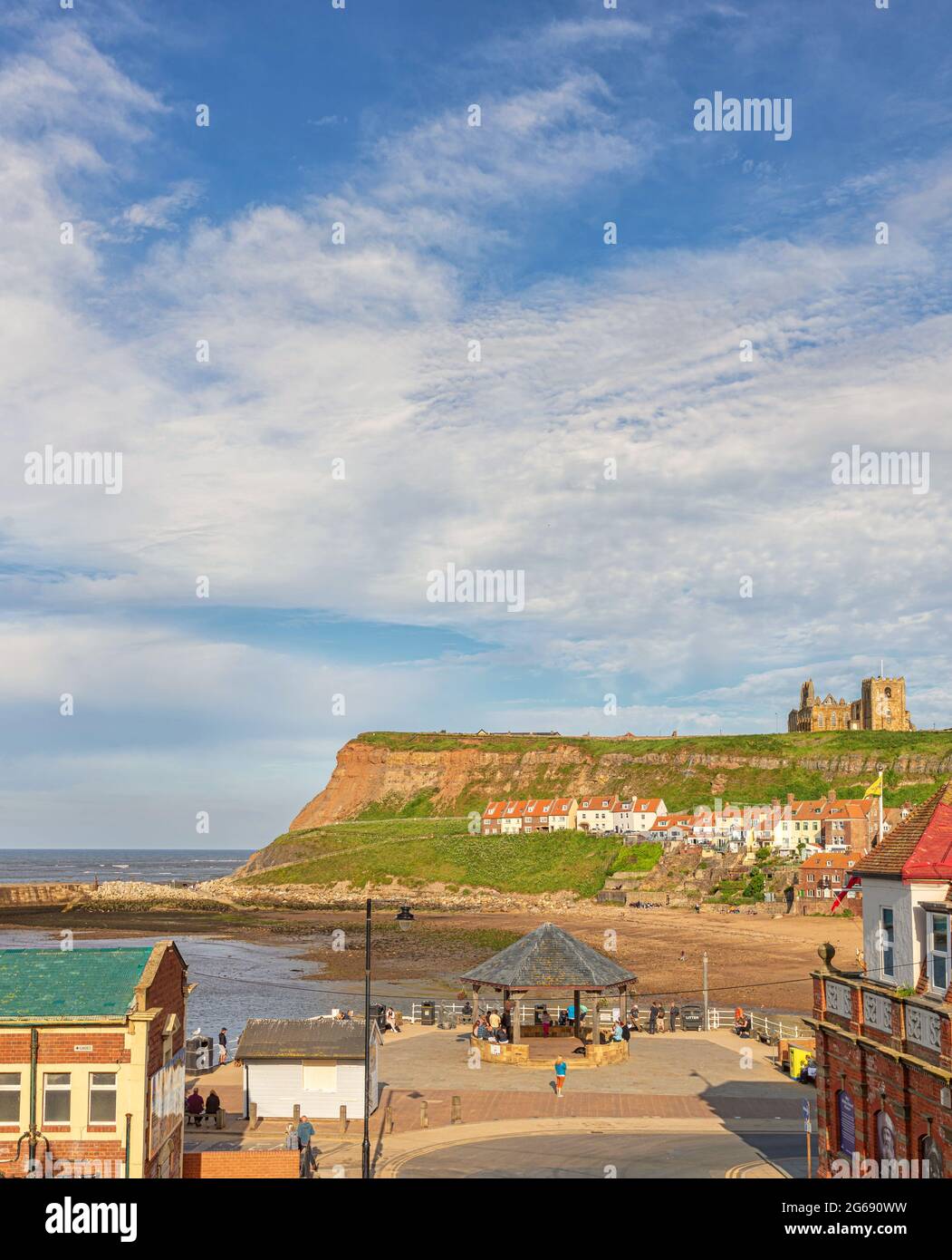 Whitby bandstand hi-res stock photography and images - Alamy
