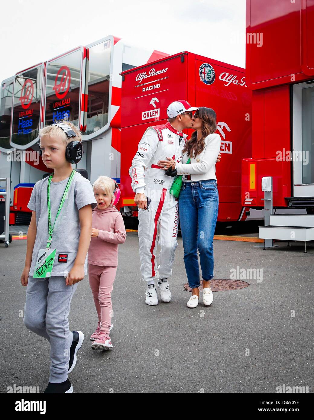 # 7 Kimi Raikkonen (FIN, Alfa Romeo Racing ORLEN) with his wife Minttu ...