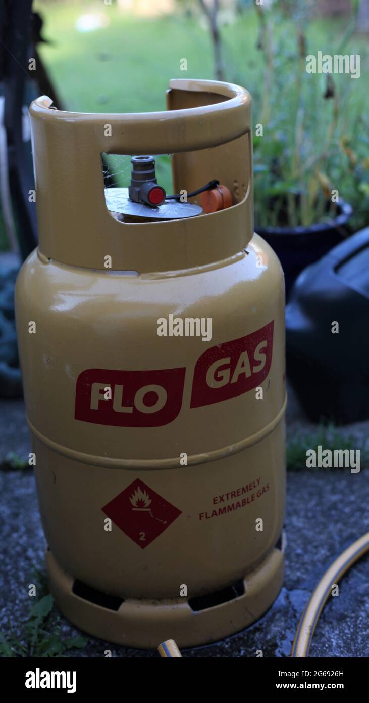 Camping gas bottle hi-res stock photography and images - Alamy