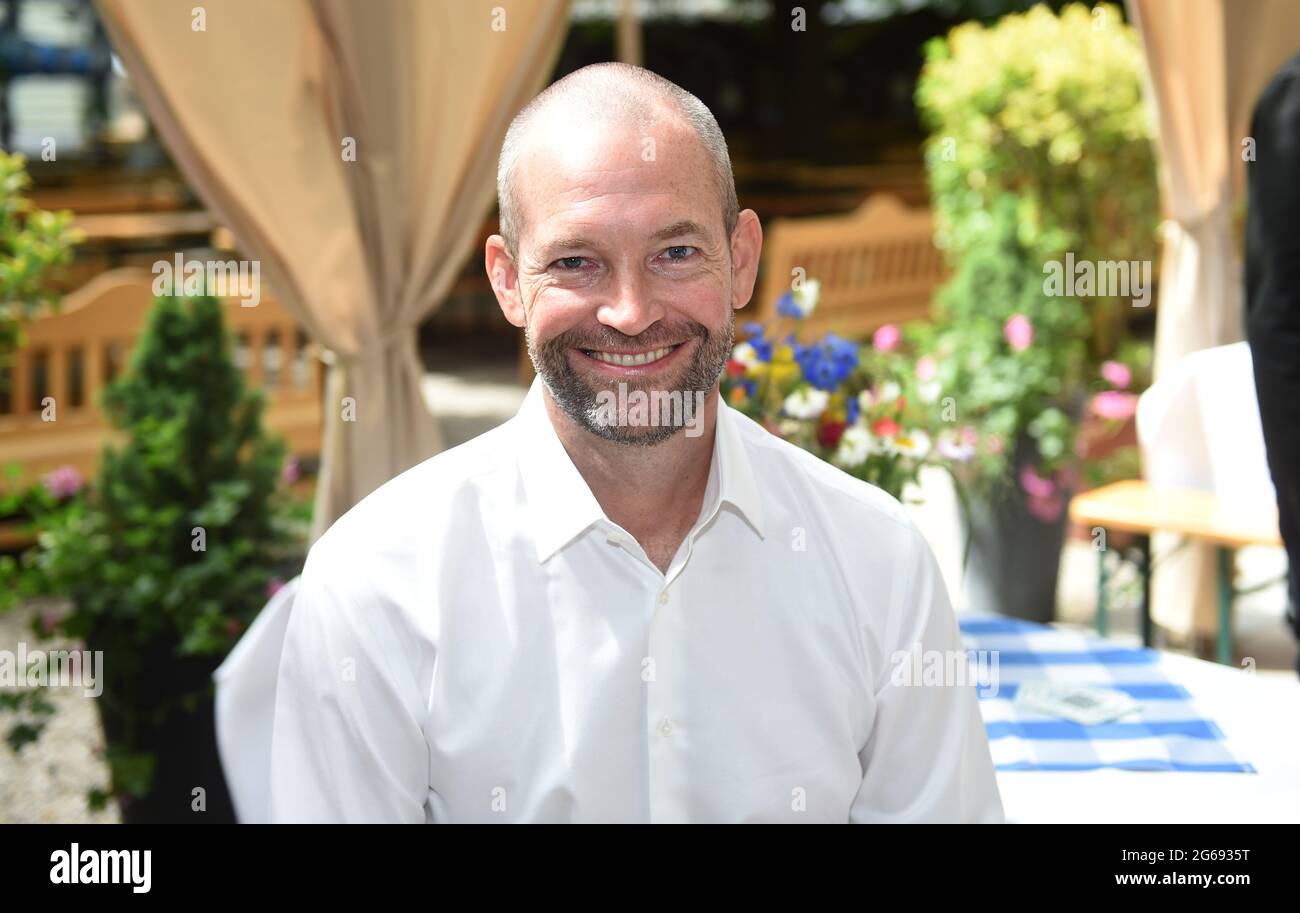 James farrell hi-res stock photography and images - Alamy