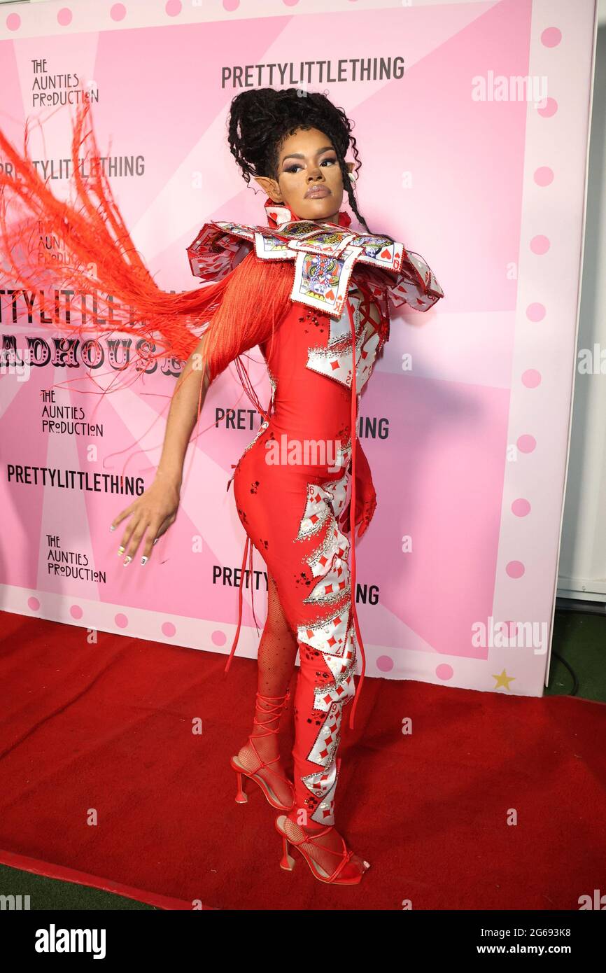 Teyana taylor prettylittlething hi-res stock photography and images - Alamy