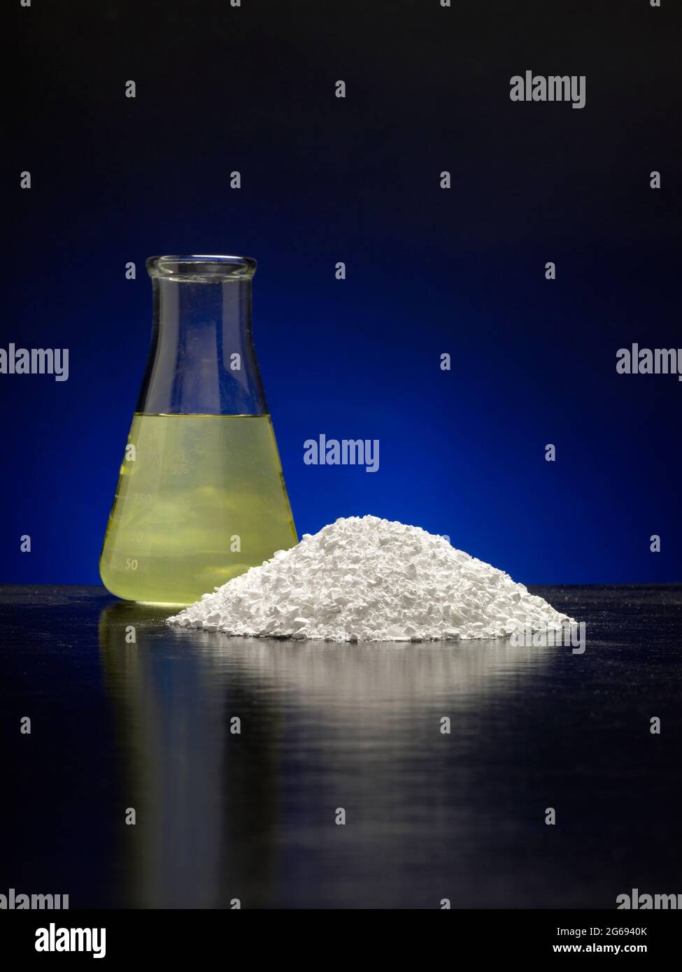 Raw lithium in various forms Stock Photo - Alamy
