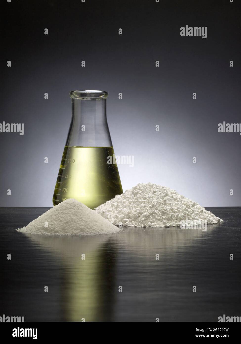 Raw lithium in various forms Stock Photo - Alamy